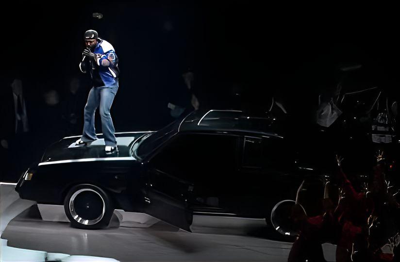 Kendrick Lamar's Halftime Show at the Super Bowl: Fusing Music and ...